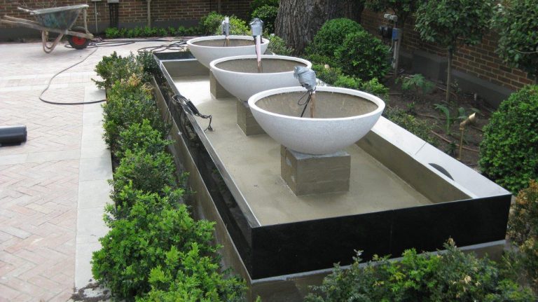 Floating bowl water feature: How we did it - Ian Barker Gardens