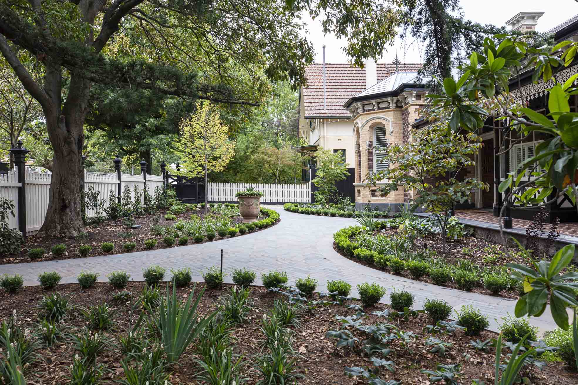 Hawthorn 4 - Ian Barker Gardens